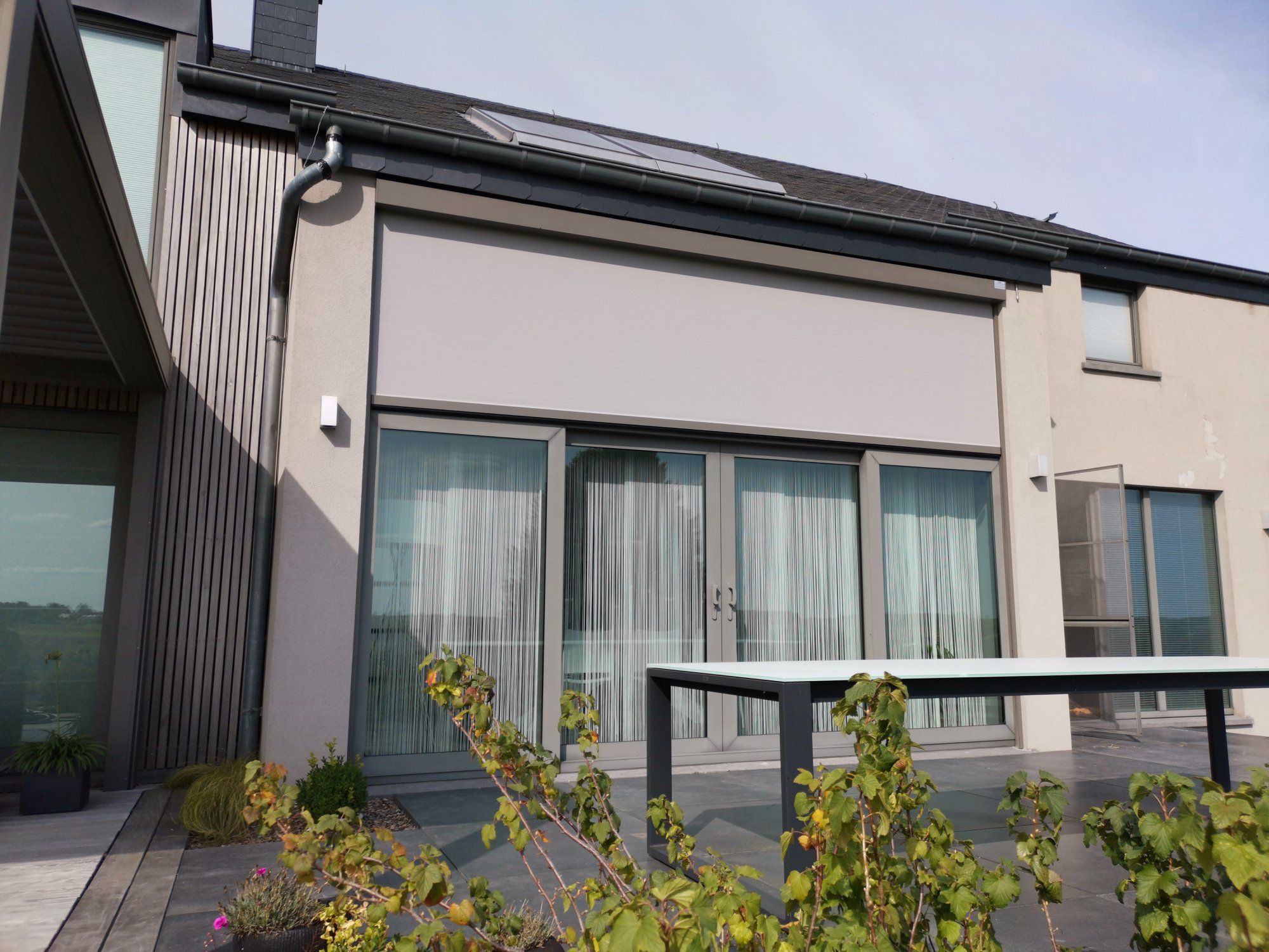 STORES EXTERIEUR VERTICAL ZIP ERWILO (VAUX-SUR-SURE) - Ruban Jaune